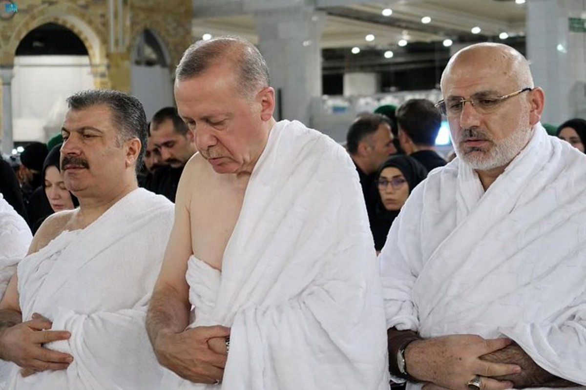 اردوغان با لباس احرام در مراسم حج عمره ویدئو